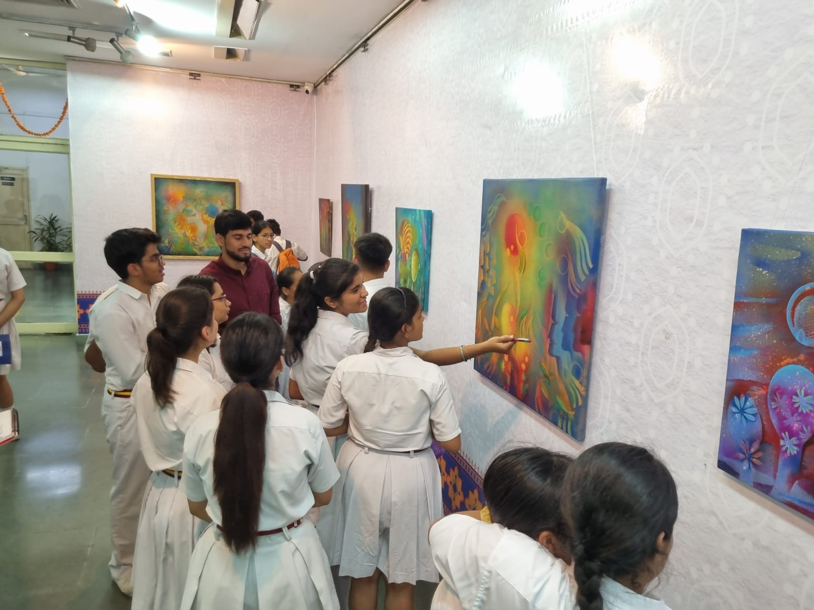 The Fine Arts Students of Jaipuria Visit an Exhibition at Lalit Kala ...