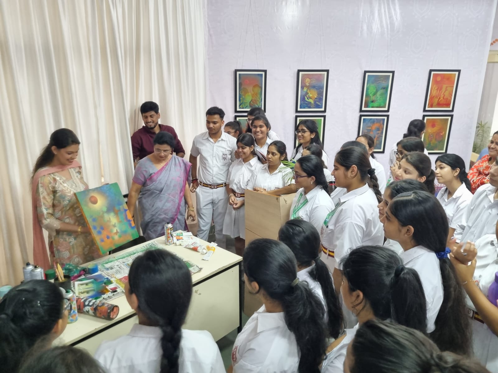 The Fine Arts Students of Jaipuria Visit an Exhibition at Lalit Kala ...